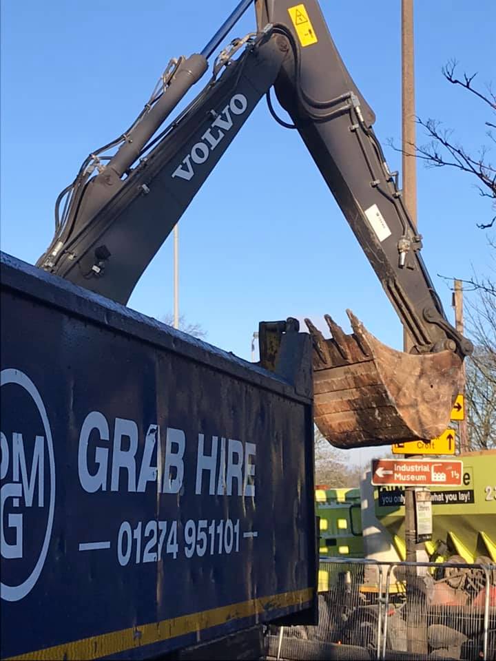 Grab Lorry Hire In Halifax, Bradford and Leeds